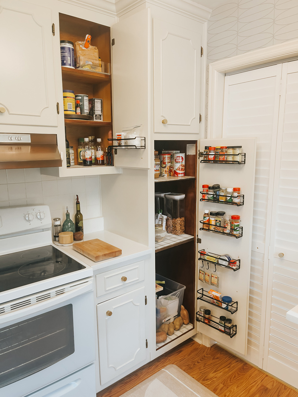DIY Pantry Door Spice Rack Hack - Dream Green DIY