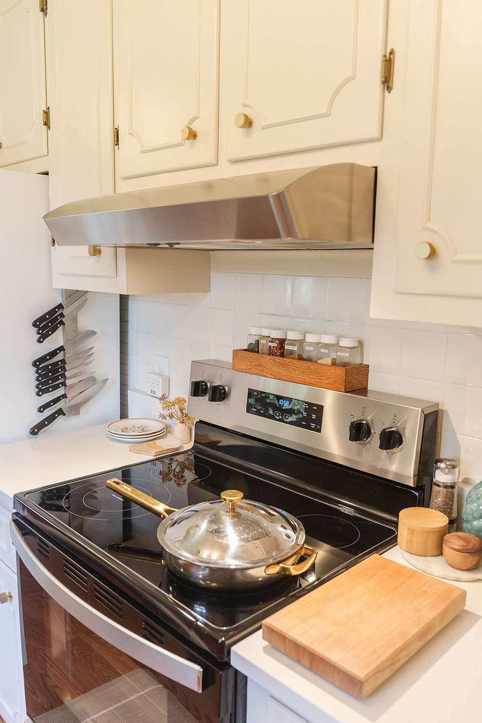 Installing A Stainless Steel Range Hood - Dream Green DIY