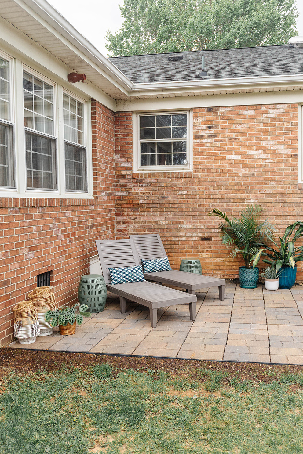 How To Build A DIY Hardscape Patio - Dream Green DIY