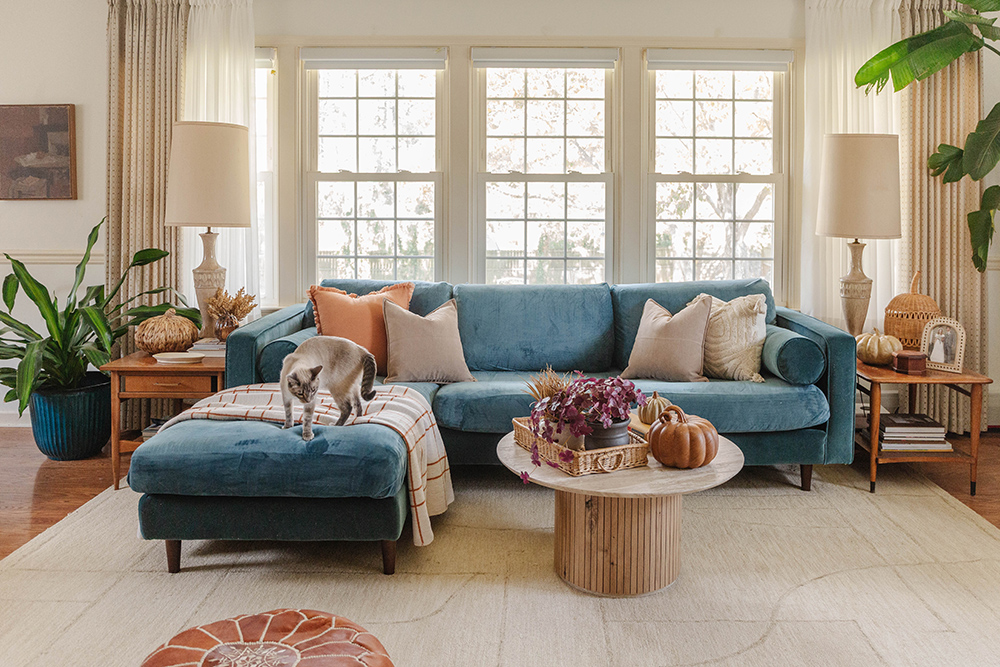 Easy Living Room Fall Decorating Ideas - Dream Green DIY