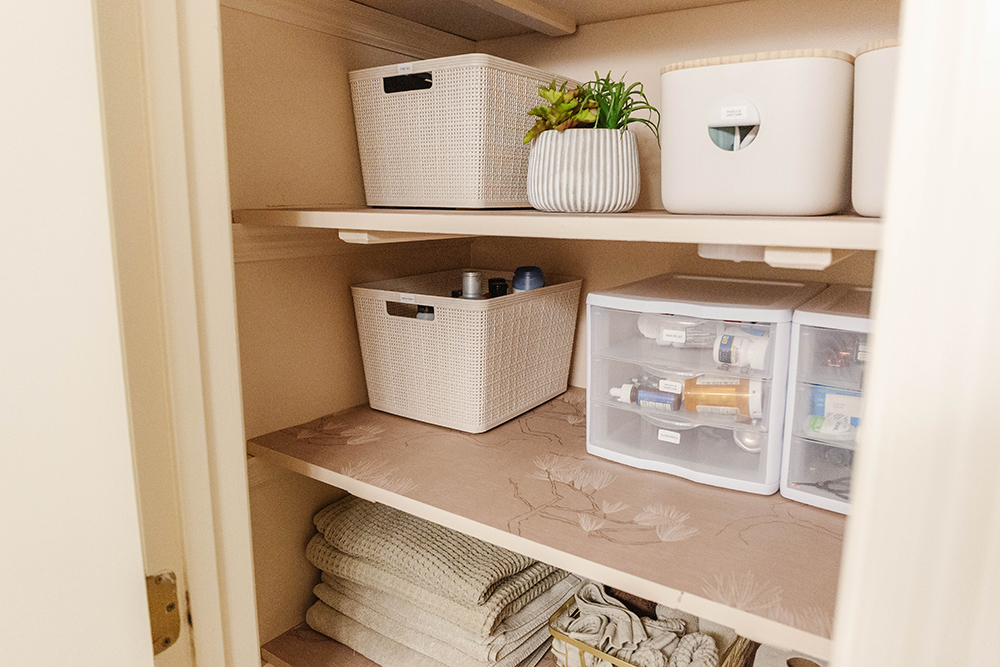 DIY Wallpaper Shelf Liner For Your Closet - Dream Green DIY